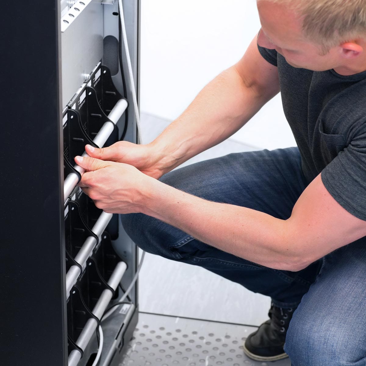 4 Ways to Reduce the Risk of UPS Battery System Failure | Bud Griffin ...